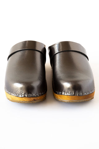 women – Lost & Found